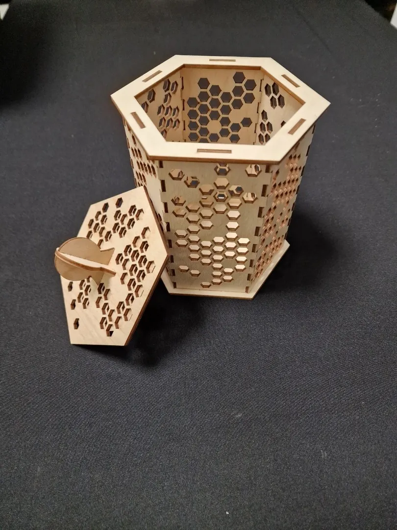 Wooden Honeycomb Box – Laser-Cut by Ernestas88 MakerWorld: Download ...