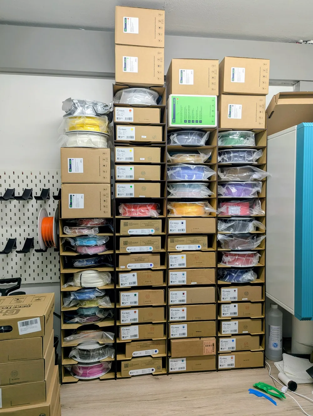 Stackable Filament Shelf / 3mm Wood - Free 3D Print Model - MakerWorld