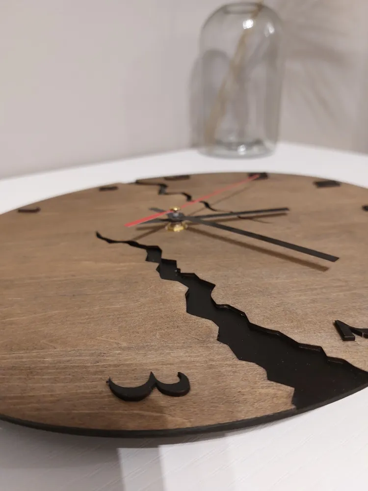 Split wood effect wall clock - Free 3D Print Model - MakerWorld