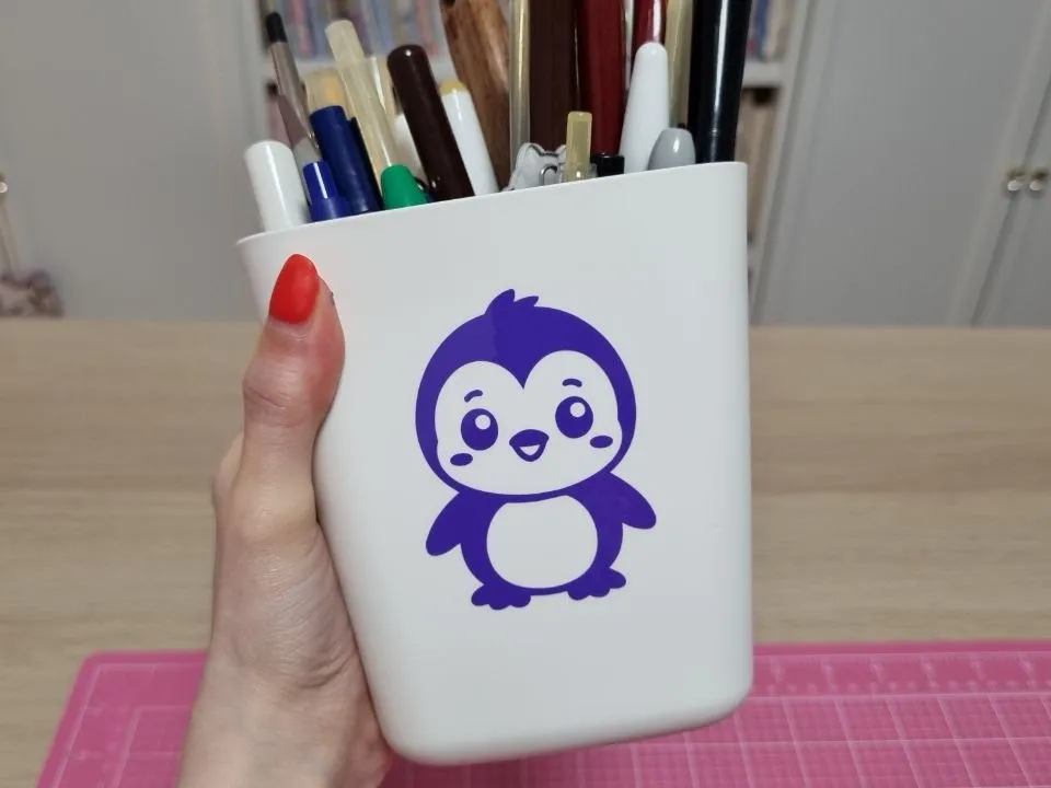 Cute Penguin Silhouette - Free 3D Print Model - MakerWorld