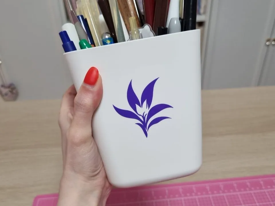 Saffron Flower Silhouette - Free 3D Print Model - MakerWorld