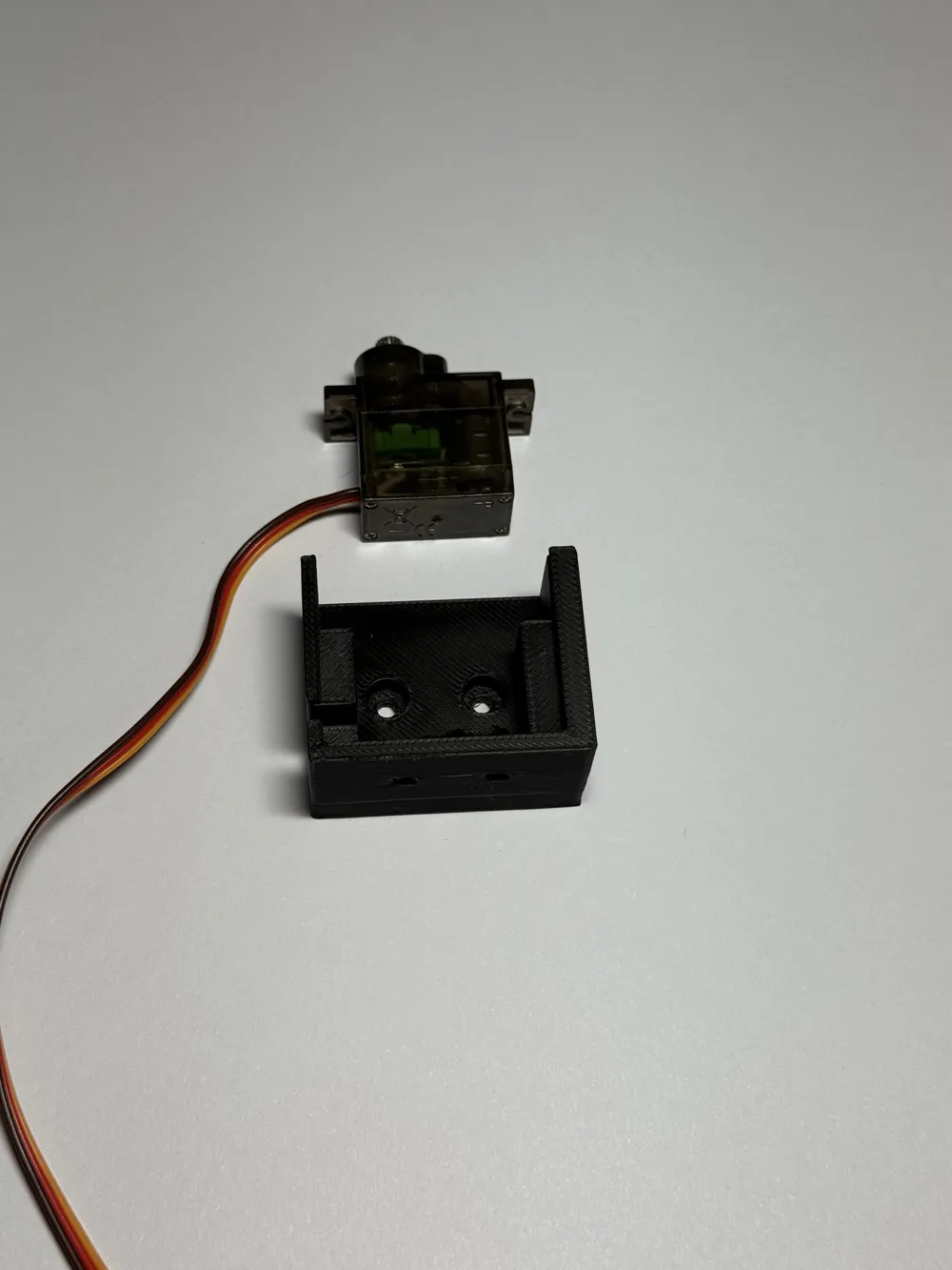 Simple SG90 / MG90 / 9g Servo Claw - Free 3D Print Model - MakerWorld