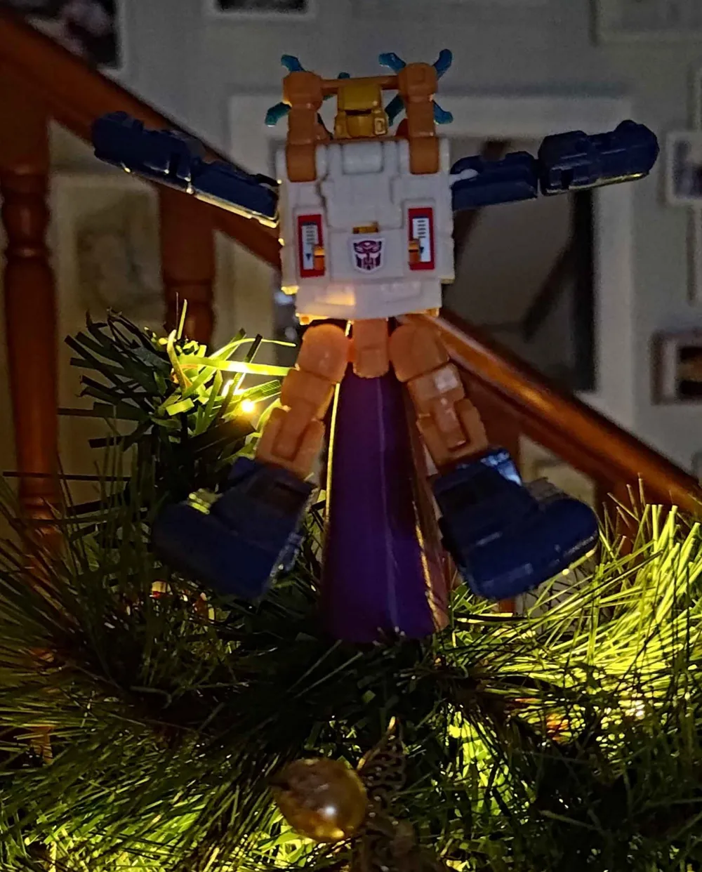 Gunpla Stand Tree Topper by Detective Red - MakerWorld