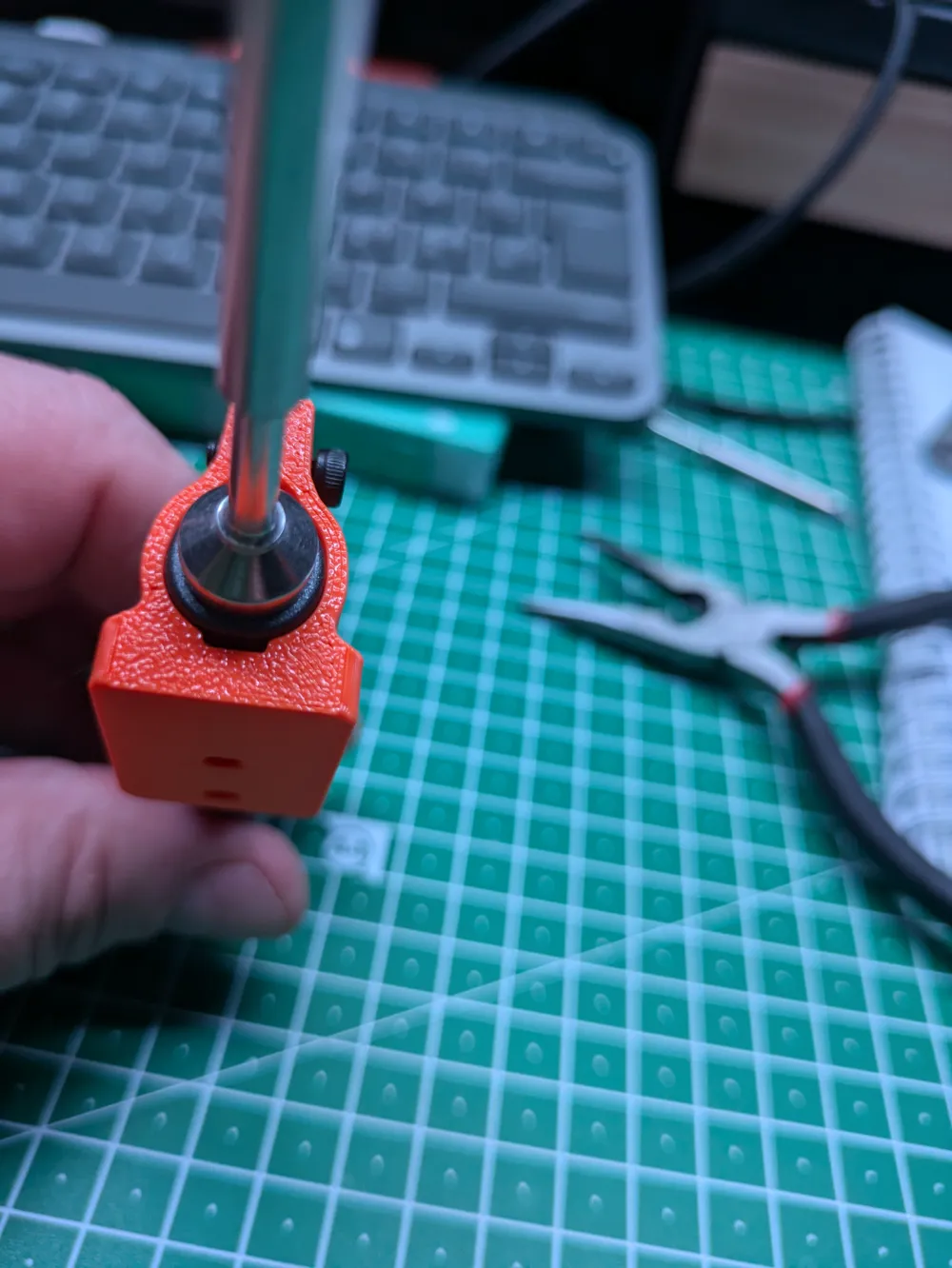 ts100/ts101 Heat insert press holder - Free 3D Print Model - MakerWorld