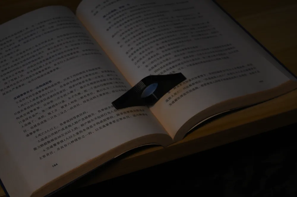 One-handed Reading Tool by 青鹿鸽 - MakerWorld