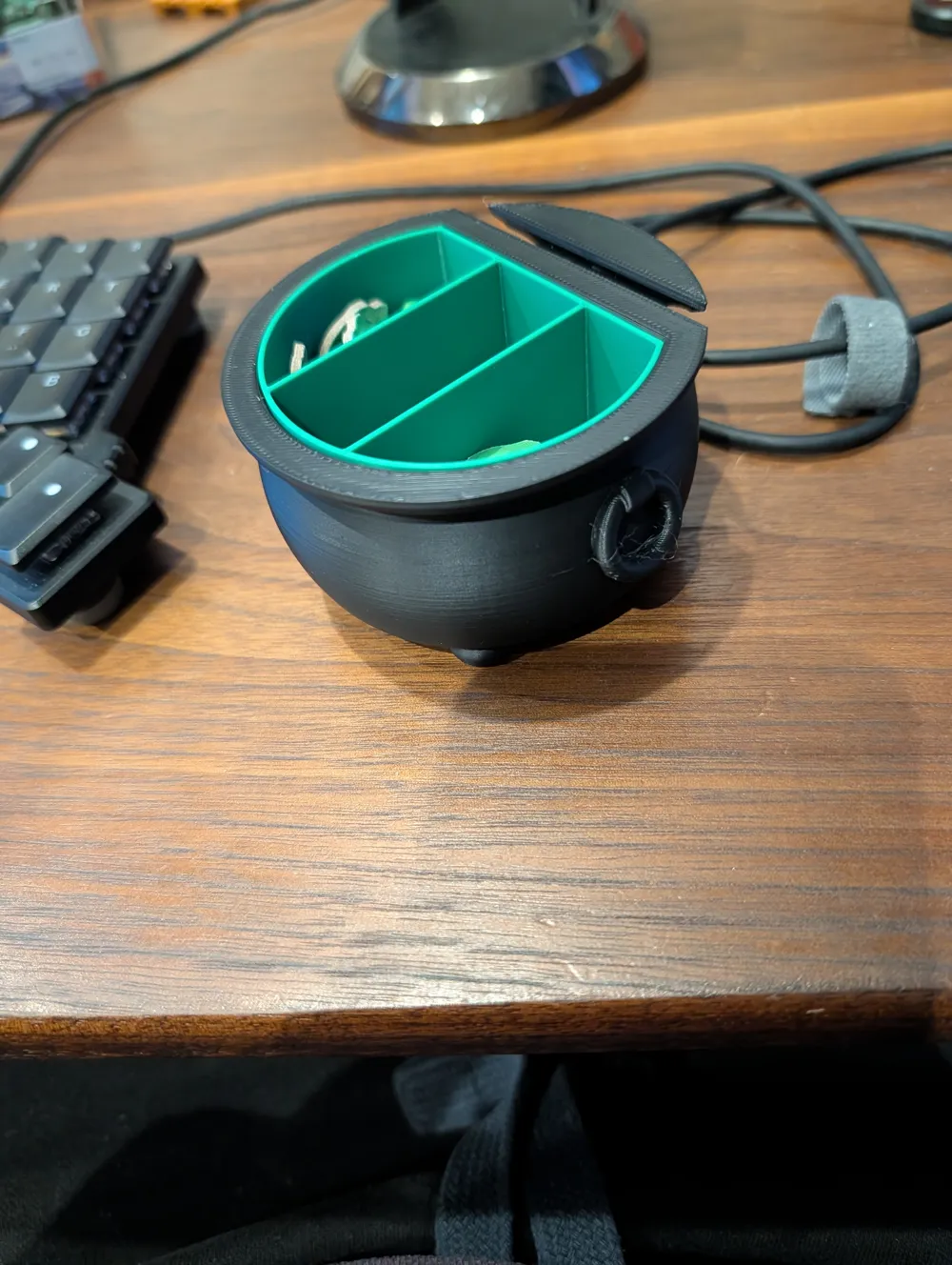 Cauldron with Lid and legs - Quacks of Quedlinburg - Free 3D Print ...