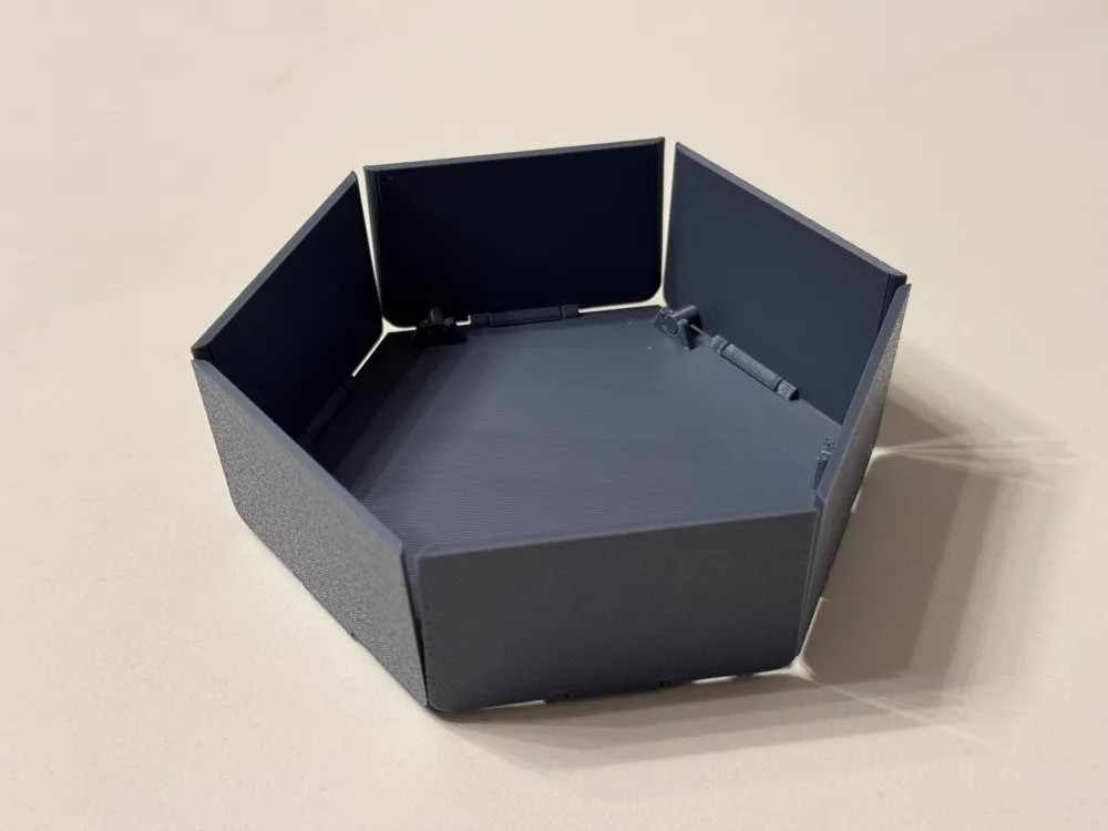 HexRoller - The folding dice box by gorgolo286 - MakerWorld