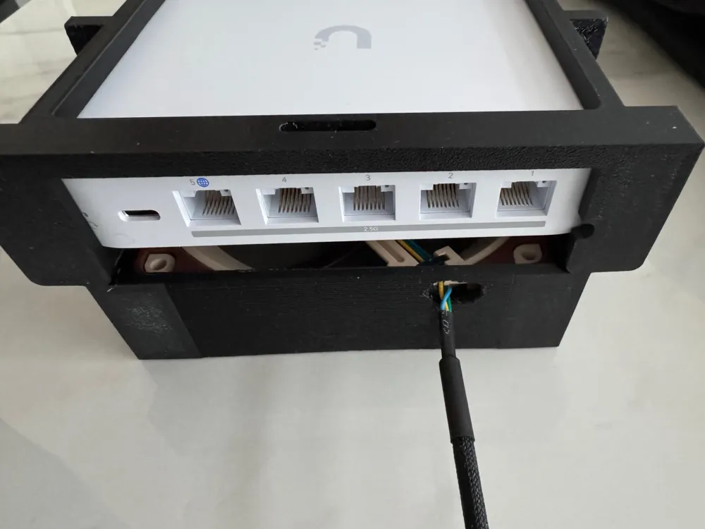 Ubiquiti UCG-Max/Ultra mount with 120mm fan holder Remixed by Scuzzy ...