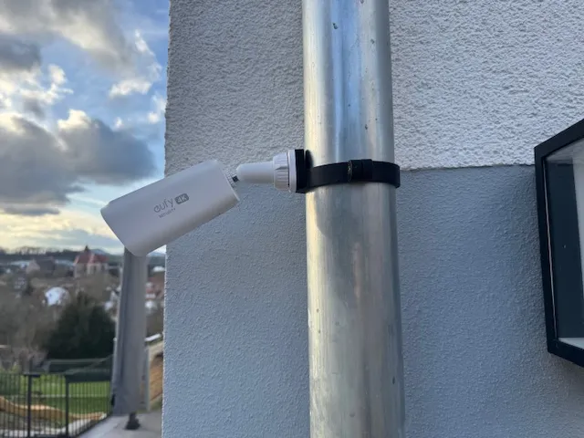 Downpipe holder for eufy Camera S330 by schapide - MakerWorld