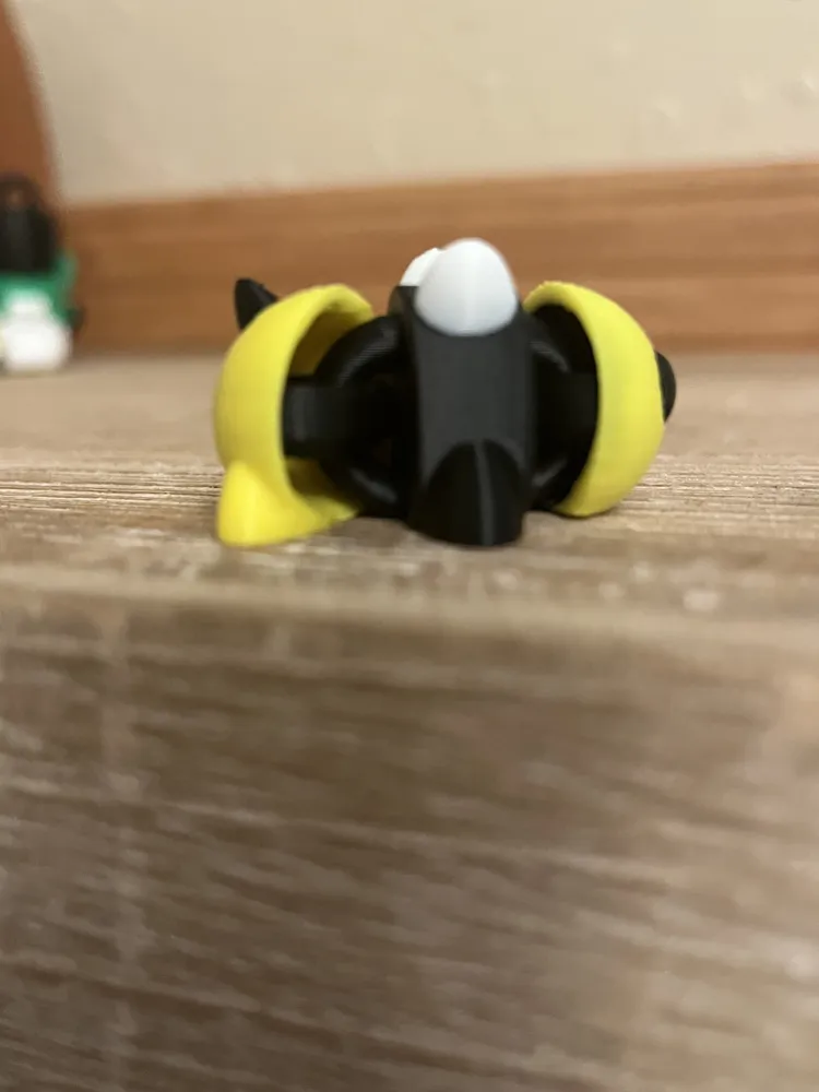 Articulated bee, Print in Place version by Precision 3-D MakerWorld ...