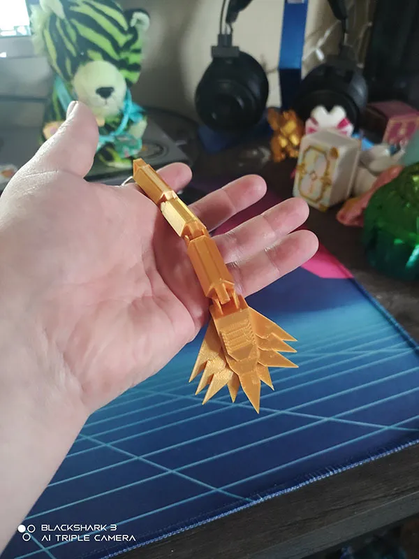 8-bit Articulated Griffin Tail Keychain by KyuubiNight - MakerWorld