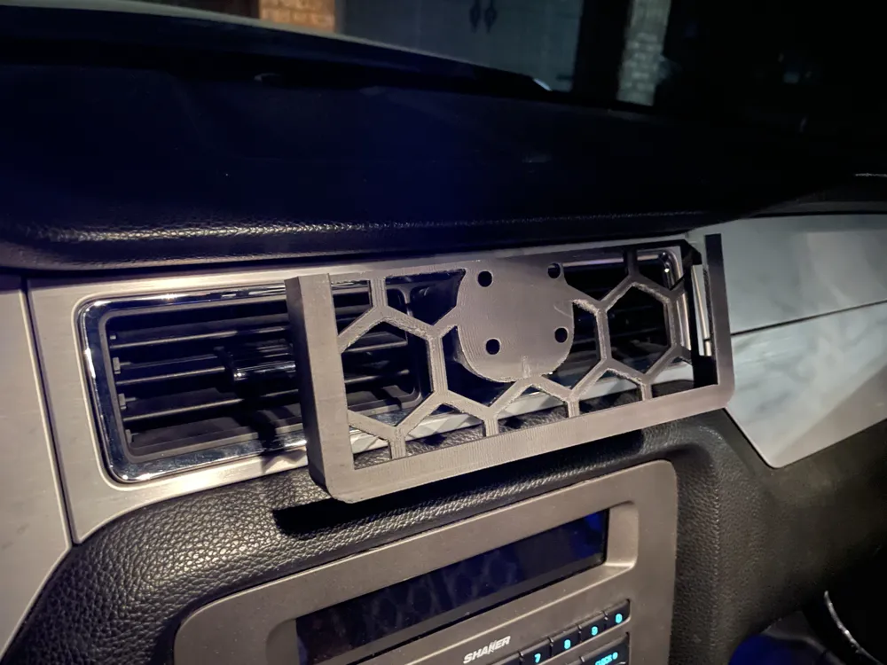 06 Mustang Handyhalterung – Kostenloses 3D-Druckmodell – MakerWorld