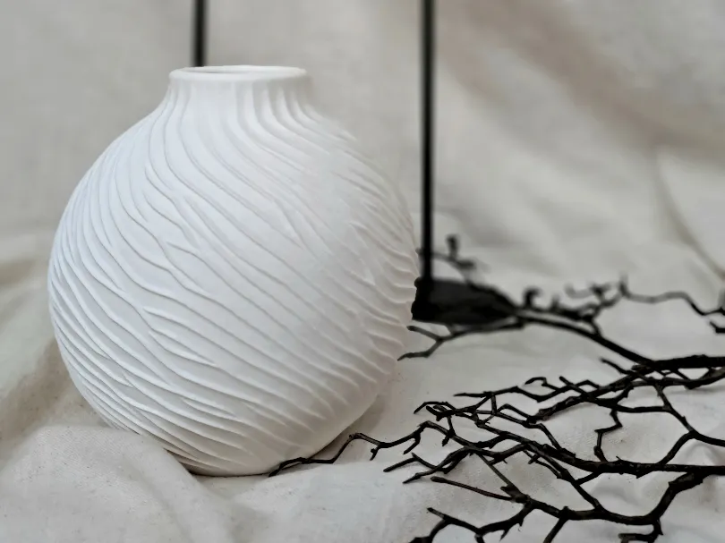 Storm Wave Vase - Free 3D Print Model - MakerWorld