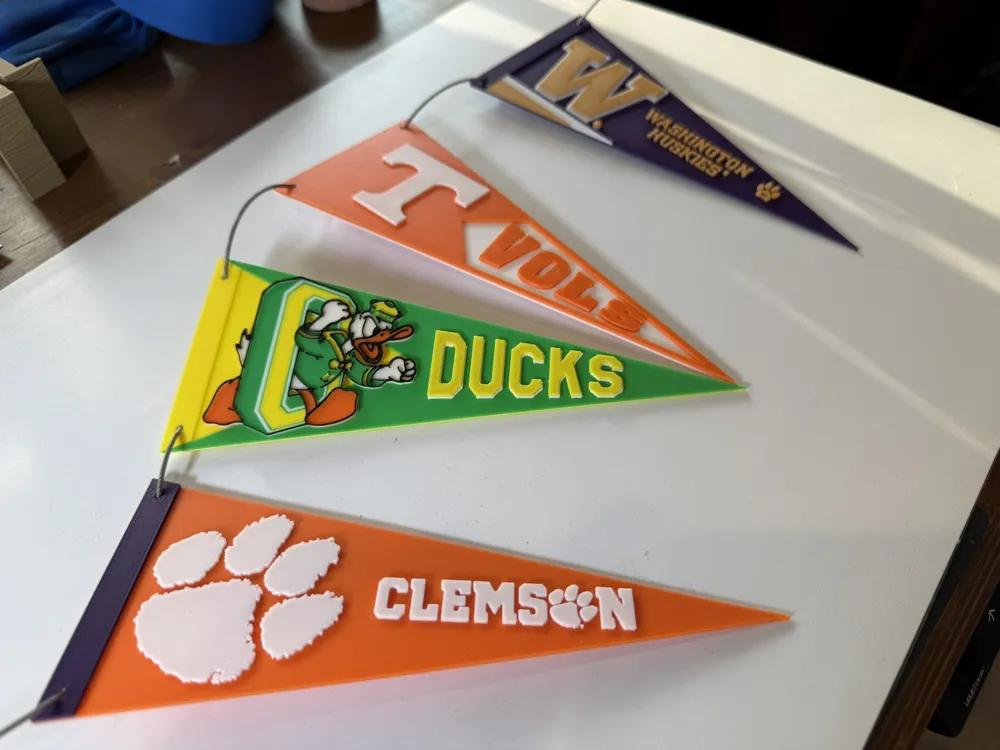 University of Washington Pennant by rysock - MakerWorld