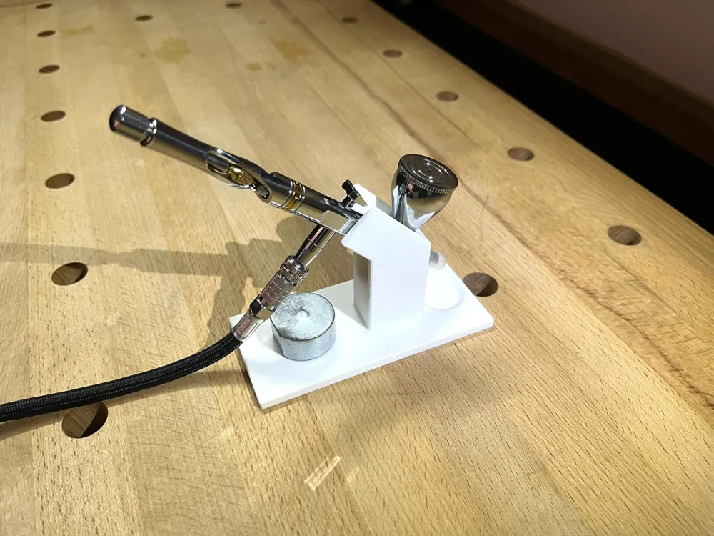 Airbrush Stand with 19mm Bench Hook Fixation Remixed by Ben Maurice ...
