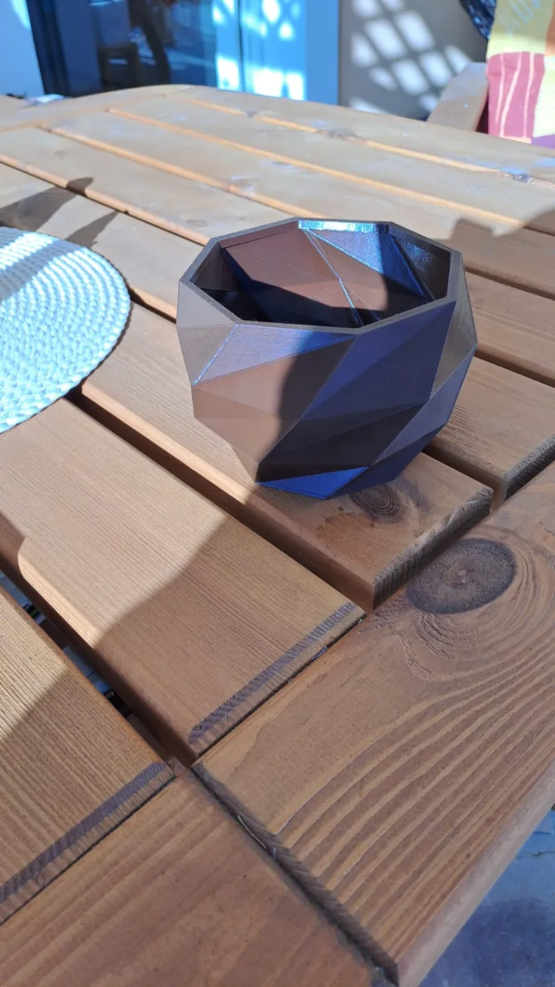 Polygon Vase 110x110x70 by Martin Fučík - MakerWorld