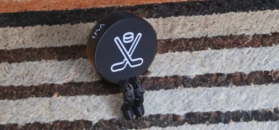 Articulated Hockey Puck Buddie - Free 3D Print Model - MakerWorld