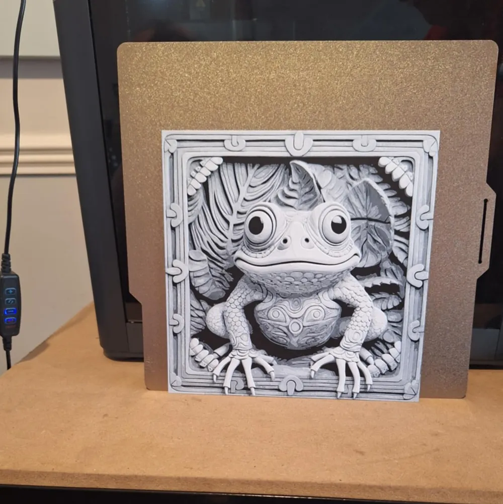 Bionic frog - hueforge 3d effect - 2 colours by 3dGlow MakerWorld ...