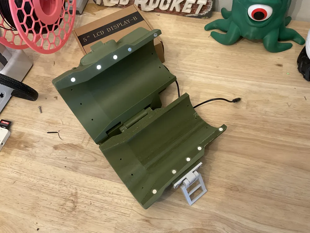 Fallout Pipboy Phone Battery Case by Jeon MakerWorld: Download Free 3D ...