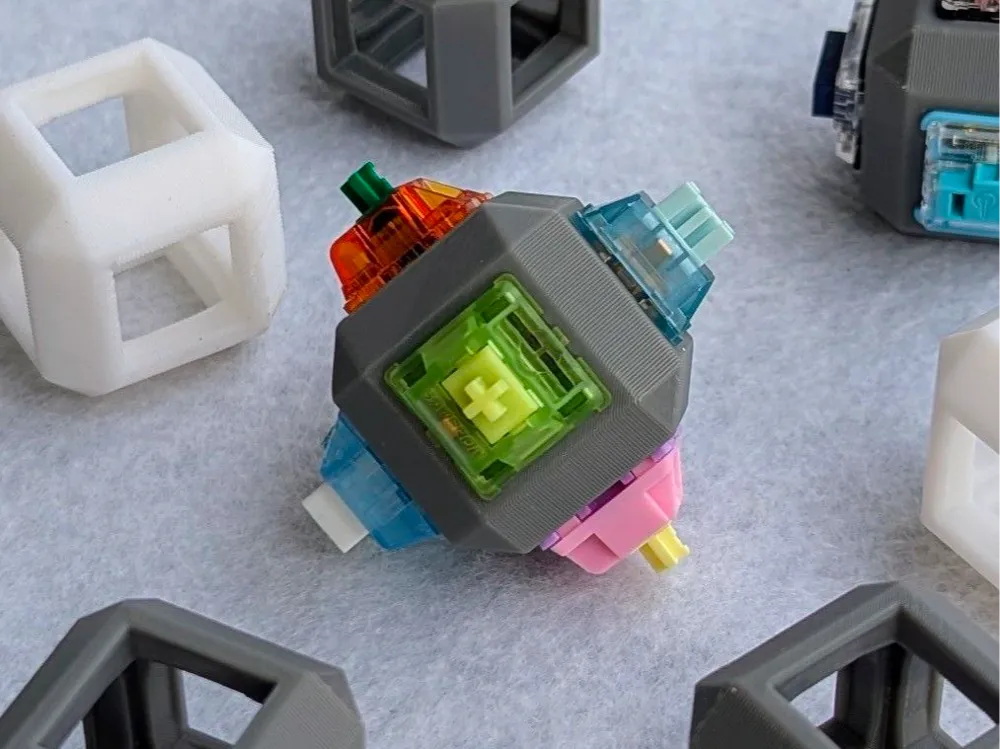 Fidget Cube (for keyboard switches) by PrintsThatScale MakerWorld ...