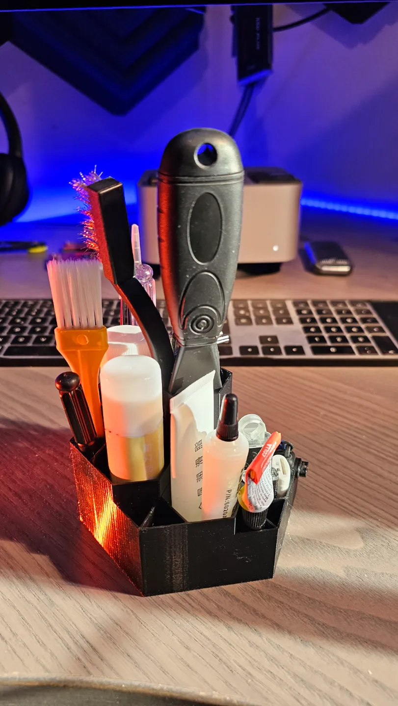 Hexagonal desk organizer by geppettodigitale - MakerWorld