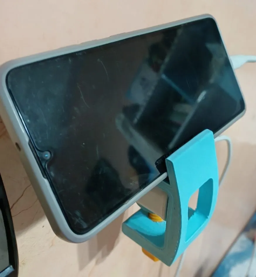 Phone stand - Free 3D Print Model - MakerWorld