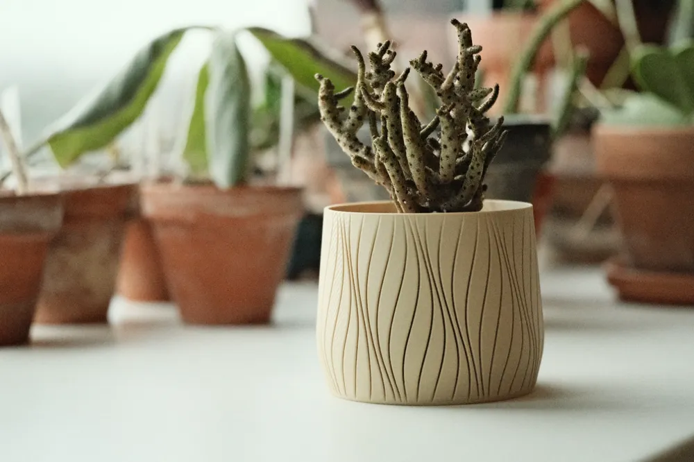 Plant pot with flow pattern by Adam - MakerWorld