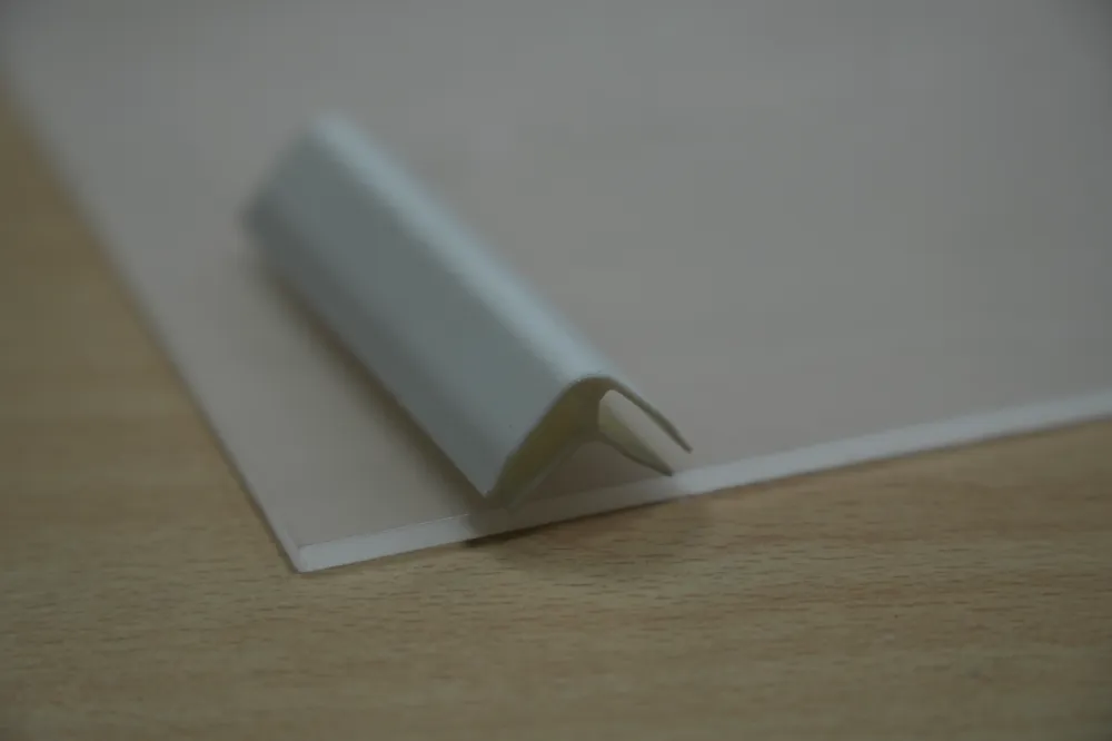 Corner cover bracket for 3mm sheets by ELPI - MakerWorld