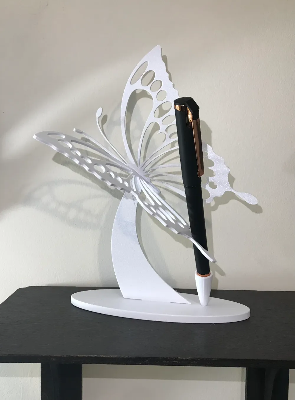 hollow Butterfly and stand pen holder by Slowpoke's Workshop - MakerWorld