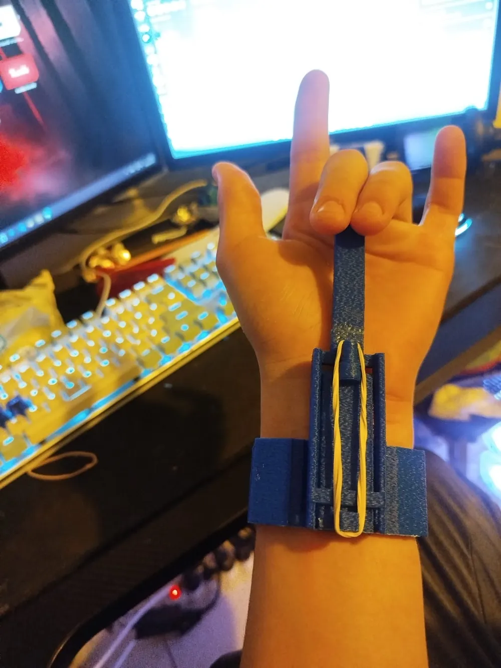 Rubberband Spiderman Shooter (Web Shooter Style) - Free 3D Print Model ...