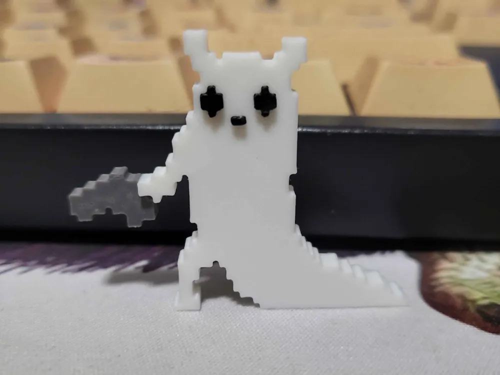 Survivor Slugcat with rock - Free 3D Print Model - MakerWorld