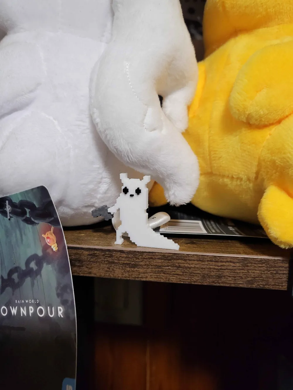 Survivor Slugcat with rock - Free 3D Print Model - MakerWorld
