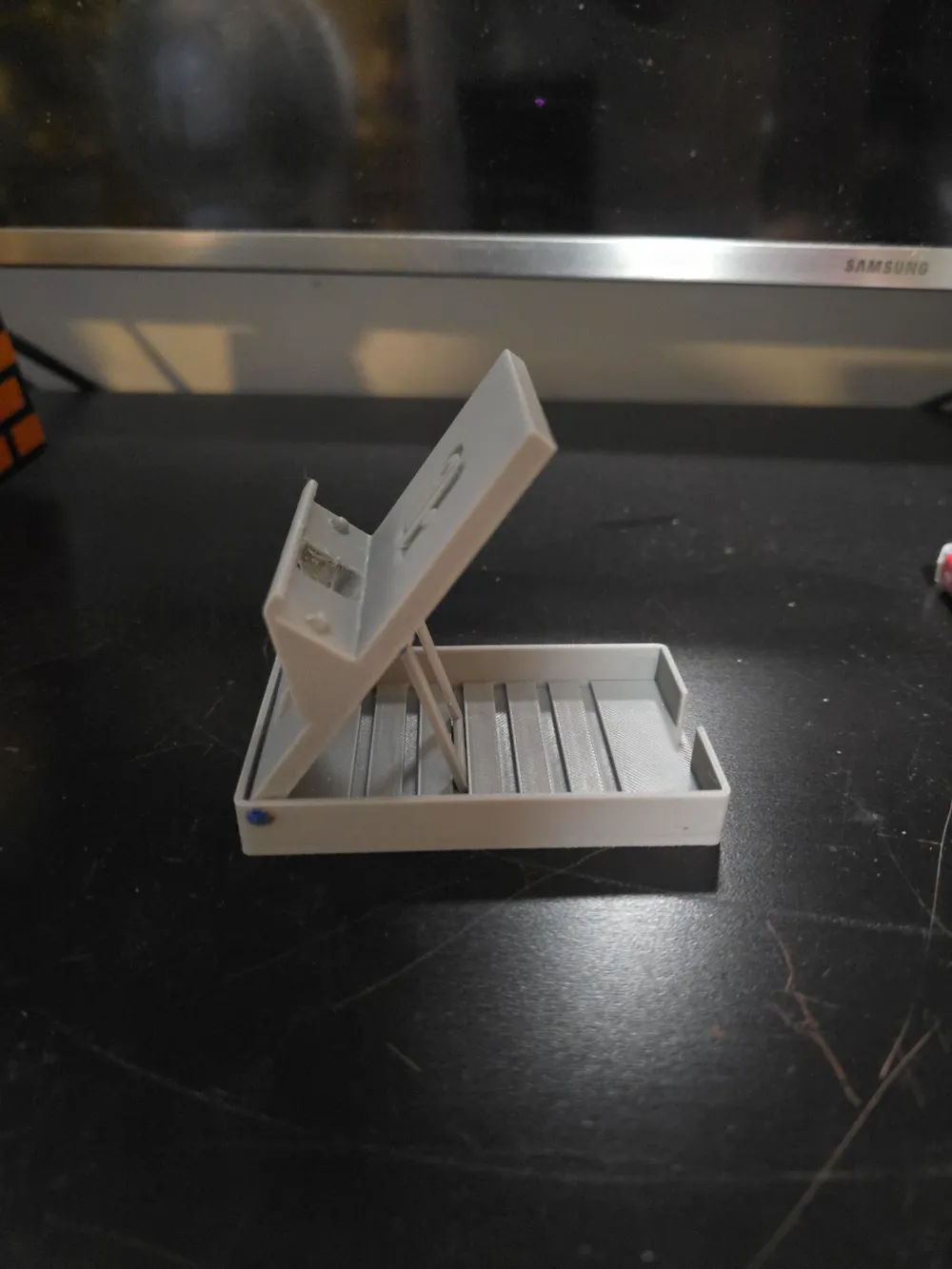 foldable nintendo switch holder Remixed by EVERYTHINGPLUSULTRA - MakerWorld