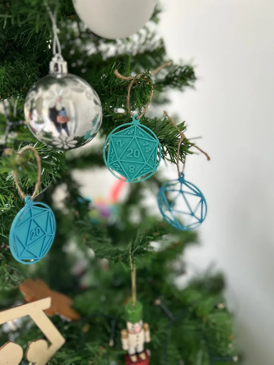 D&D D20 Dice Christmas Decoration Bauble Ornaments - Free 3D Print ...