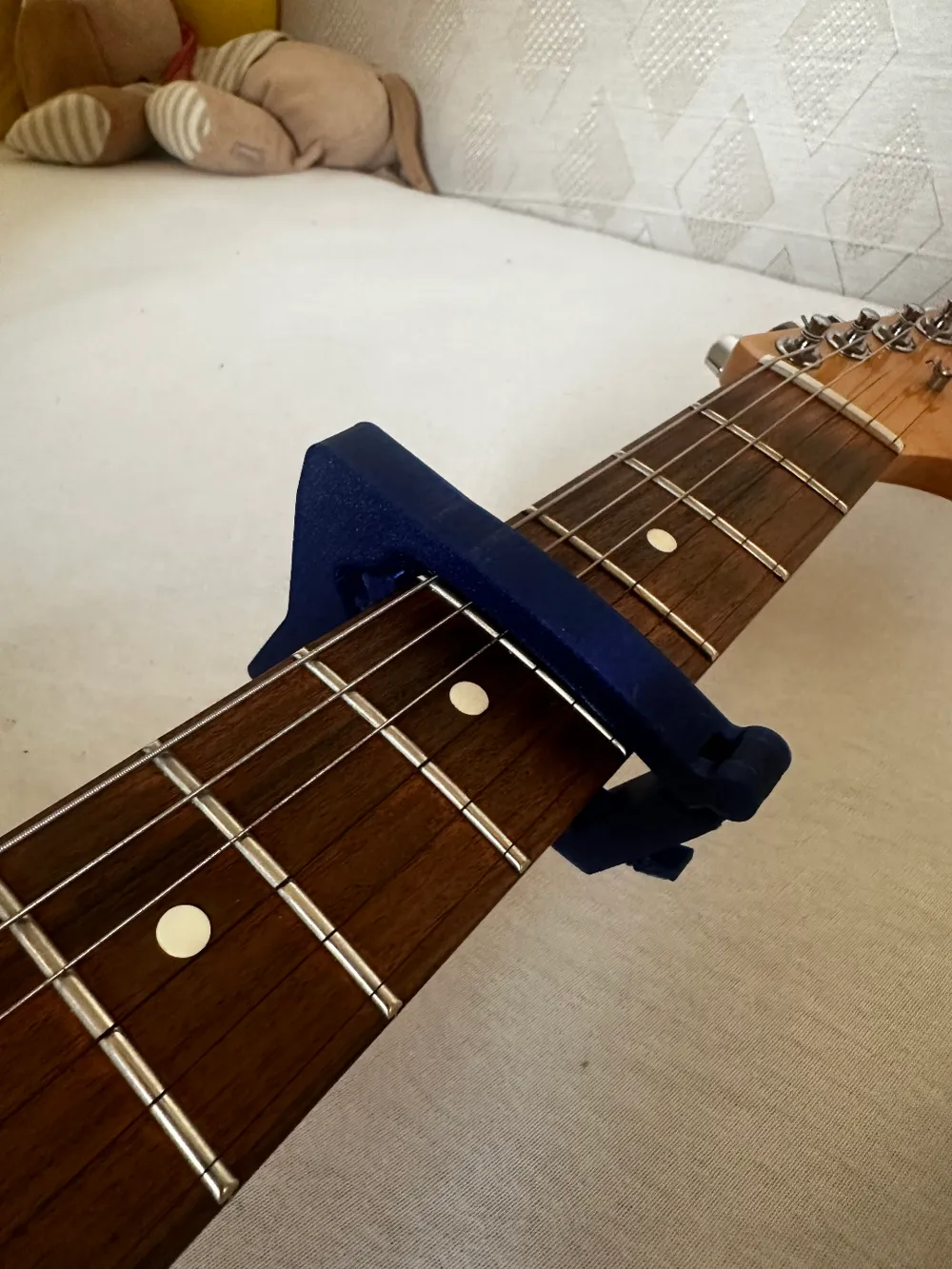 Guitar capo for curved fretboard by chessdesign MakerWorld: Download ...