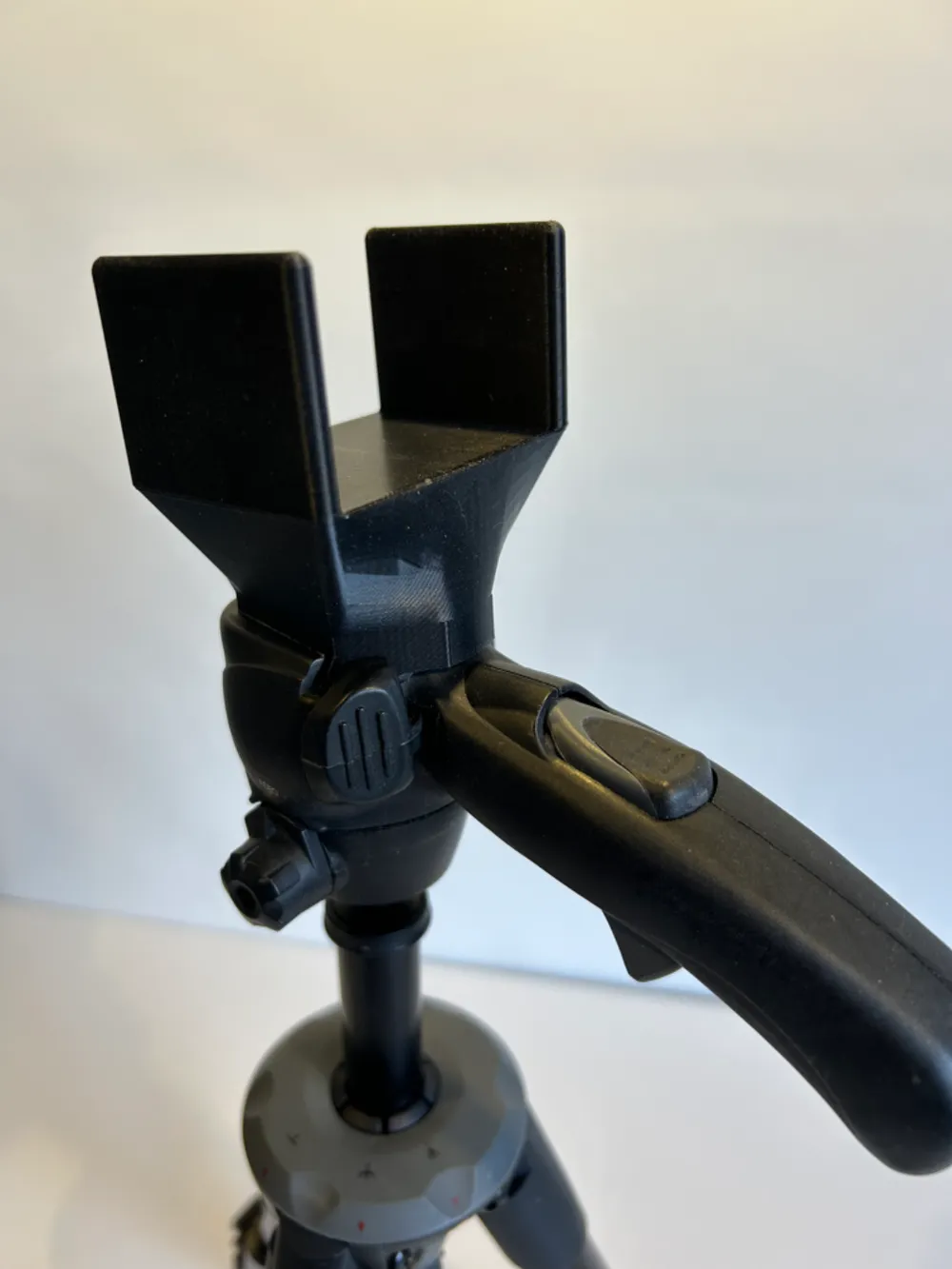 Riffle-mount for Manfrotto 785 Tripod by user_4171684393 - MakerWorld
