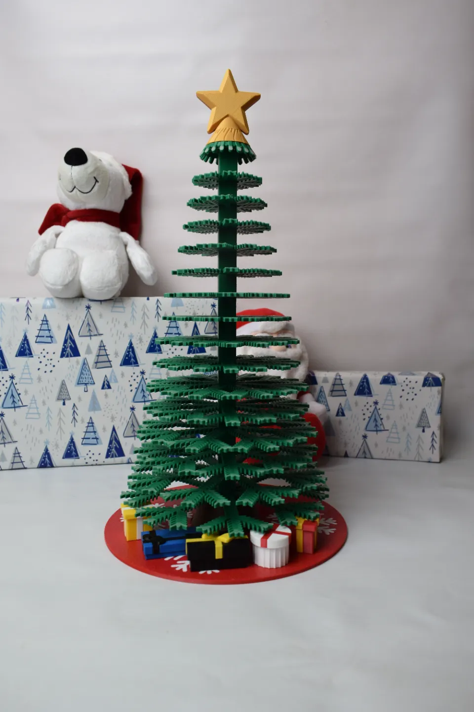 Christmas tree by Smogeee MakerWorld: Download Free 3D Models