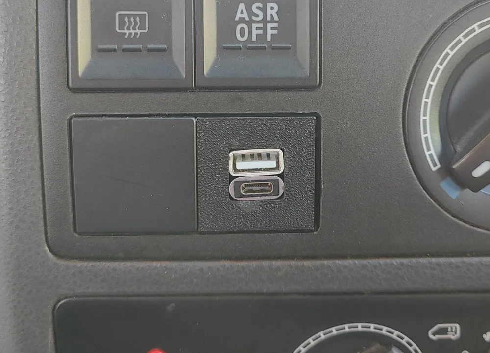 VW T5 Dashboard Blank (optional USB mount) Remixed by DarthDogCow ...