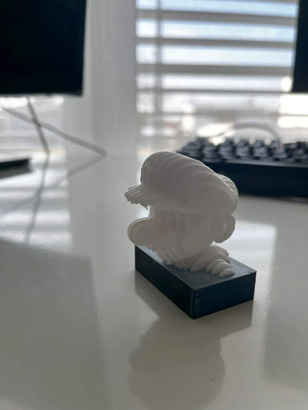 Super Mario Bust Modern line style by Maxi - MakerWorld