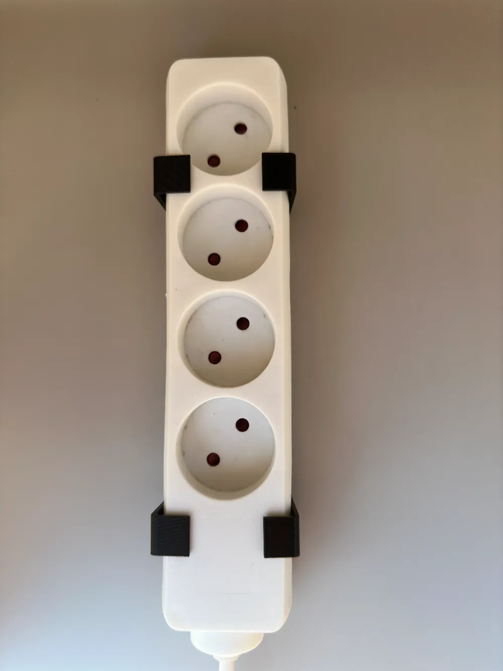 Power Strip Clip Mount by pizzalunden - MakerWorld