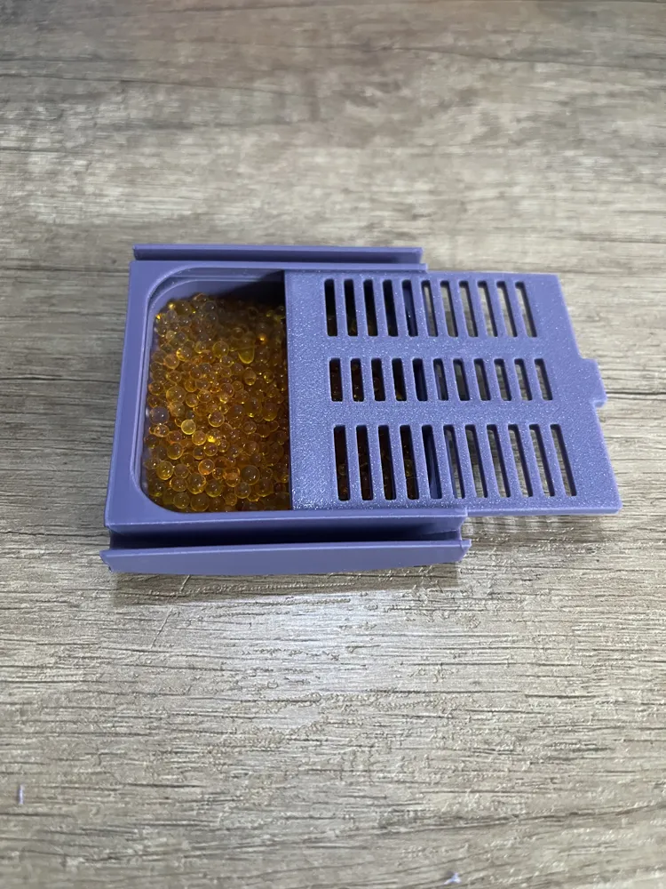 Box with Silica Gel and Spool Slot (bambulab) - Free 3D Print Model ...