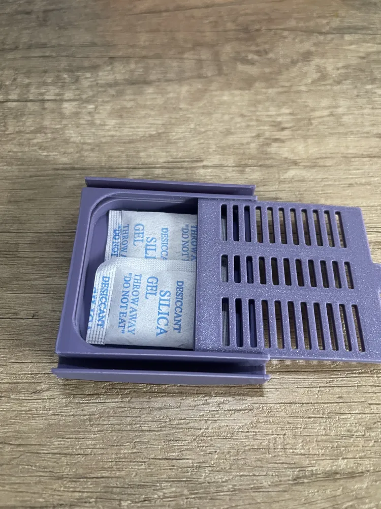 Box with Silica Gel and Spool Slot (bambulab) - Free 3D Print Model ...