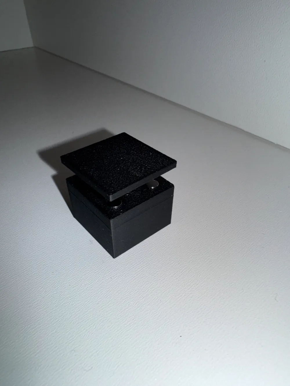 Magnetic Push Button – Fidget Toy - Free 3D Print Model - MakerWorld