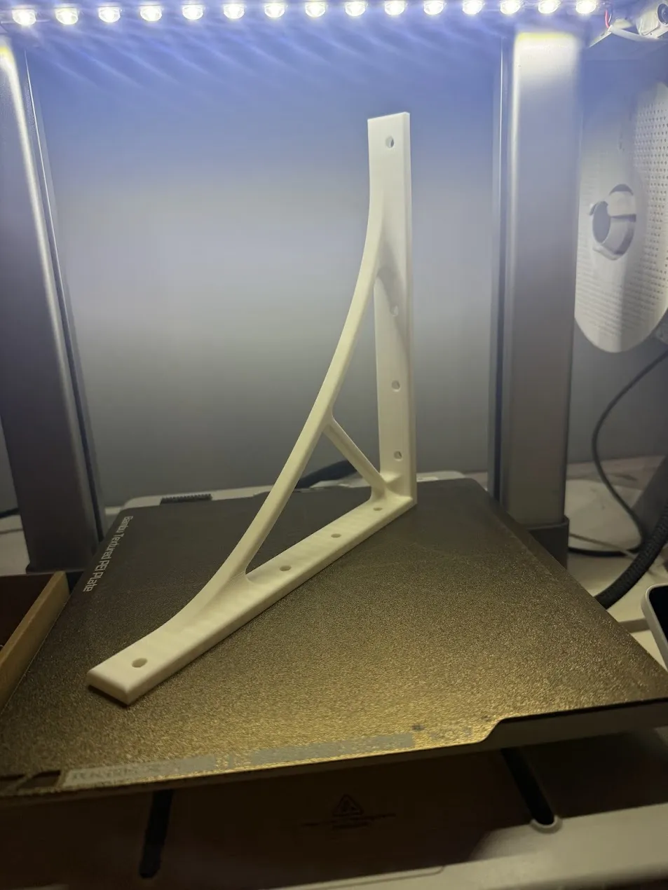 3D Printed Shelf Bracket - Strong & Minimalist by lubospetras ...