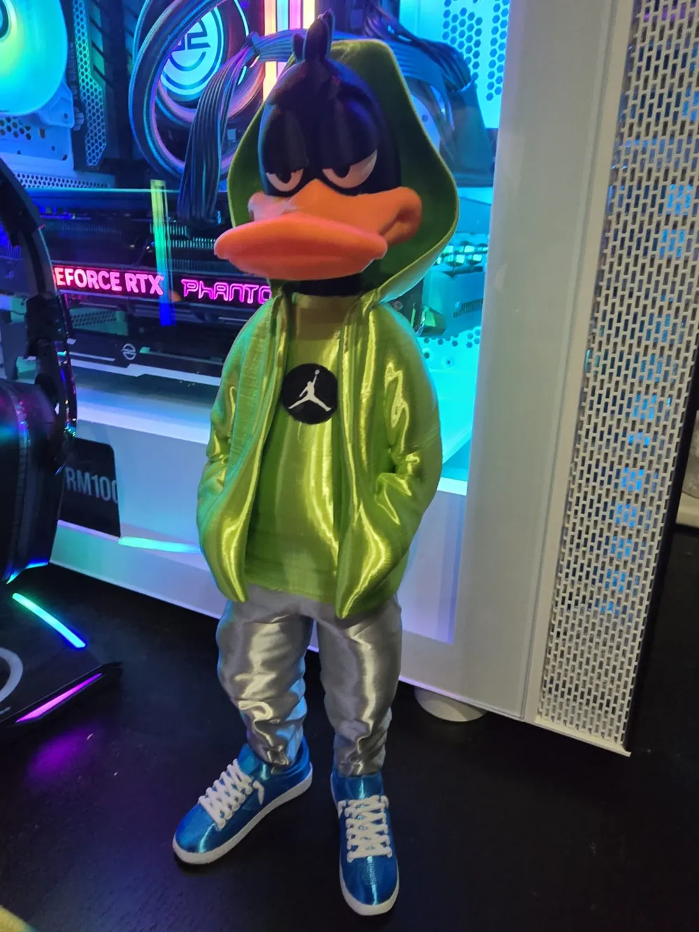 Separate Urban Daffy Duck MJ Background logo - Free 3D Print Model ...
