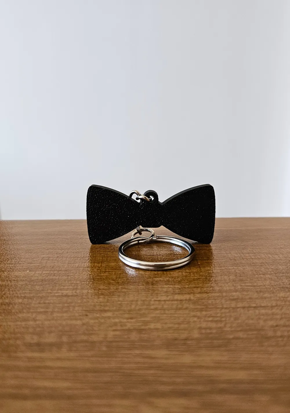 Bow Tie Keychain by Turi Pirrone MakerWorld: Download Free 3D Models