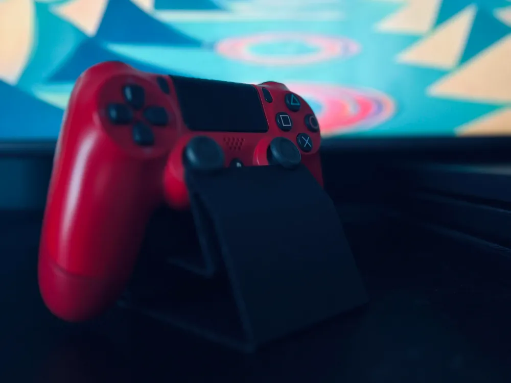 Simple PS4 Controller Stand V1 by Quantum.E 3D MakerWorld: Download ...