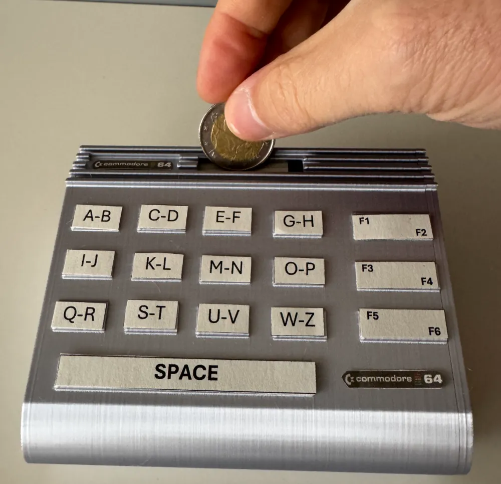 C64 COMMODORE 64 MONEY BOX - PIGGY BANK by dadelandia - MakerWorld