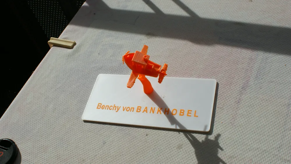 Flying Benchy by Bankhobel Remixed by RaffNix3D - MakerWorld
