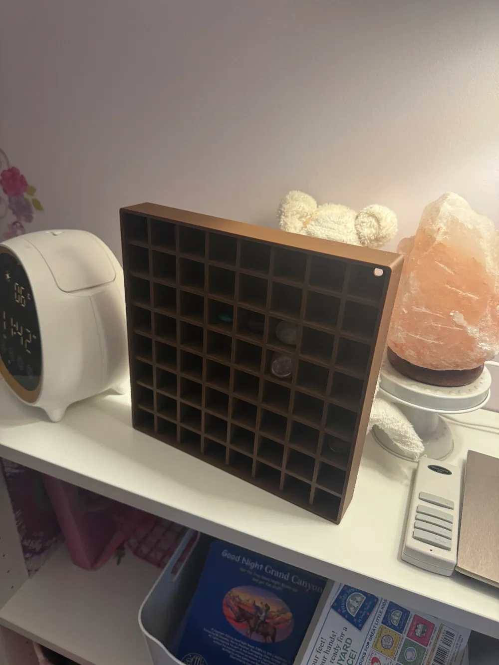 9 inch square shadow box with 1 inch squares by Axlrod - MakerWorld